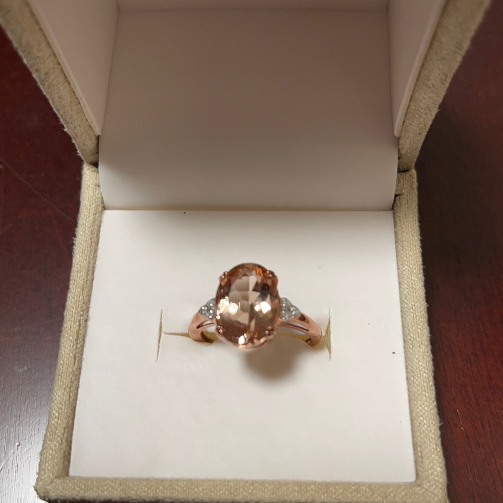 10 Karat Rose Gold Morganite And Diamond Ring - Gem